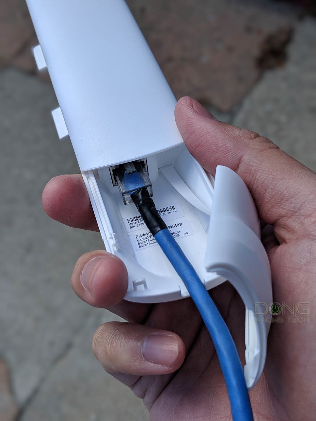 TP-Link Omada (OC200) Review: DIY Pro Mesh at its Best | Dong Knows Tech