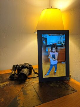 NETGEAR Meural Wi-Fi Photo Frame Review: A Cool Gift to Receive | Dong ...