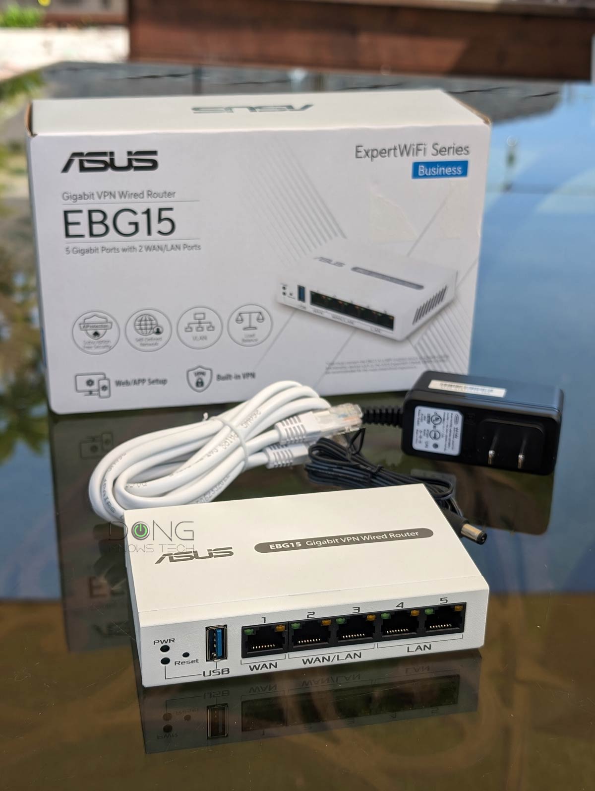 ASUS ExpertWiFi EBG15 Review: An Cool Little Router | Dong Knows Tech