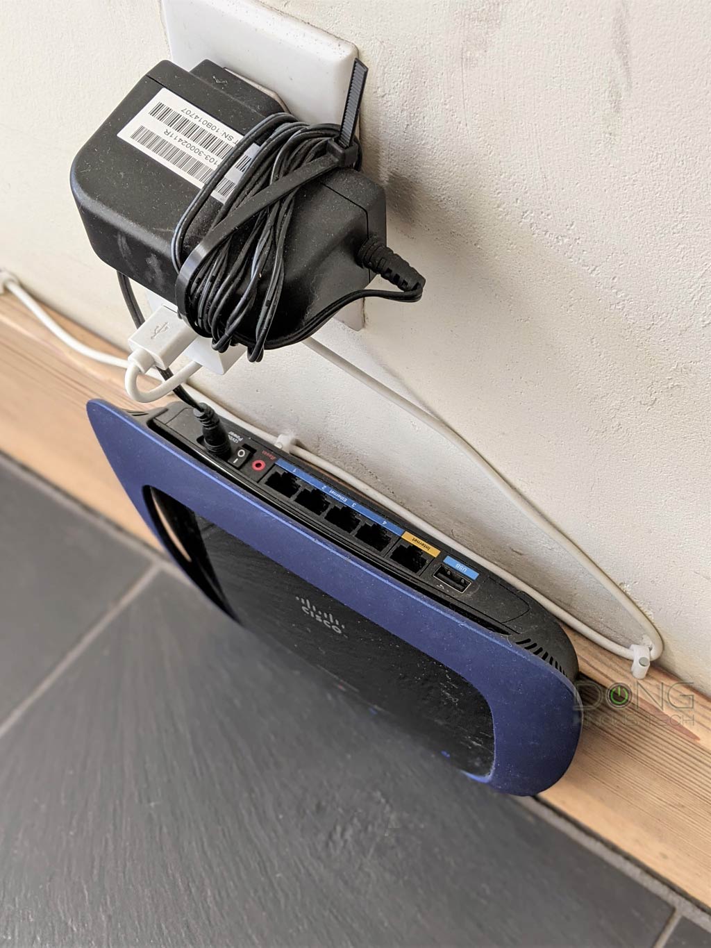 Tips to Make Free Wi-Fi 100% Free Internet | Dong Knows Tech