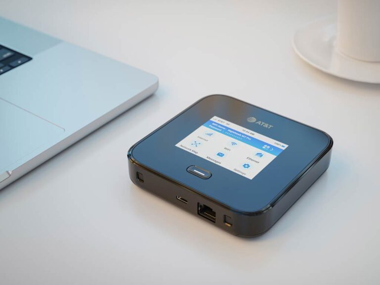 NETGEAR M7 Pro: 5G Meets Cool Wi-Fi 7 | Dong Knows Tech