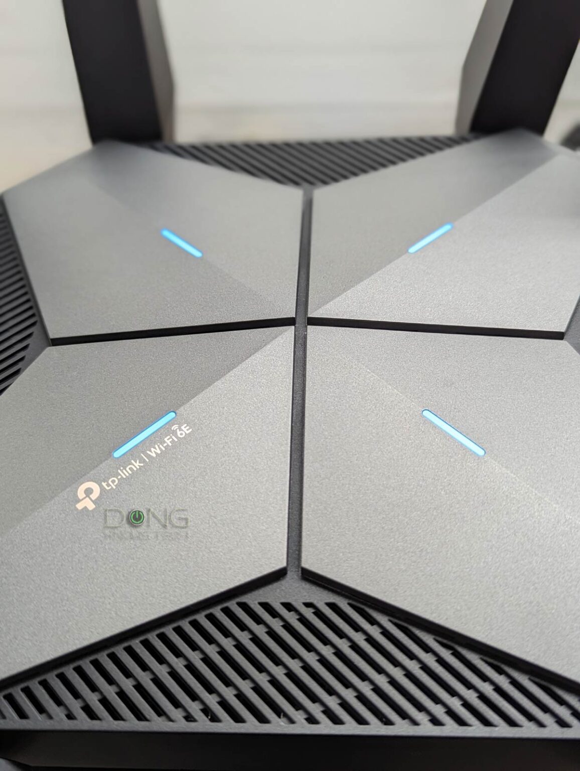 TP-Link Archer AXE300 Review: A Fine 6E Router | Dong Knows Tech