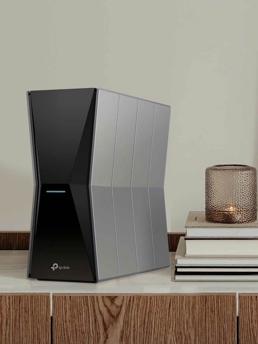 TP-Link Archer BE805: A Solid Wi-Fi 7 Variant TP-Link Archer BE805 vs ...