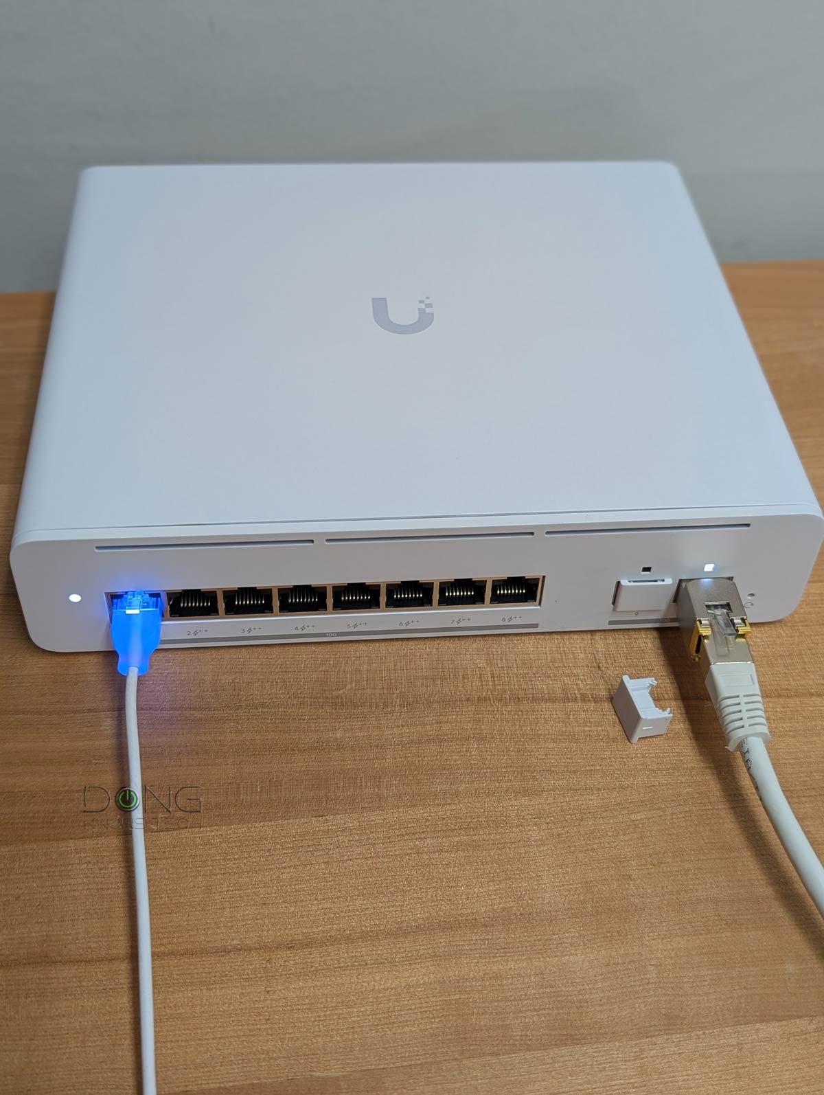 Pro XG 8 PoE Review: Ubiquiti's Best Home-Friendly 10G UniFi Switch | Dong Knows Tech