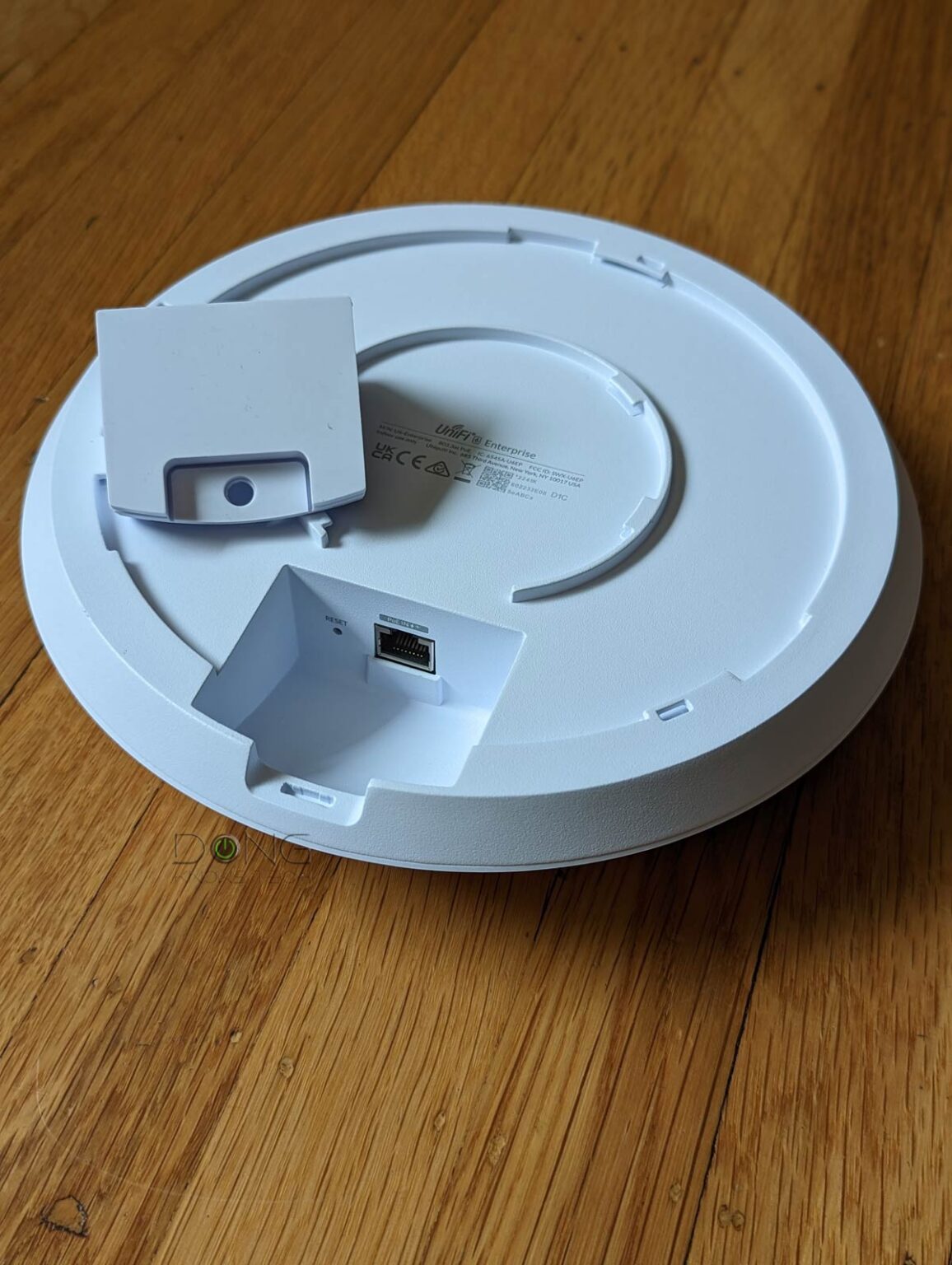 Ubiquiti U6 Enterprise: A Fine Wi-Fi 6E AP | Dong Knows Tech