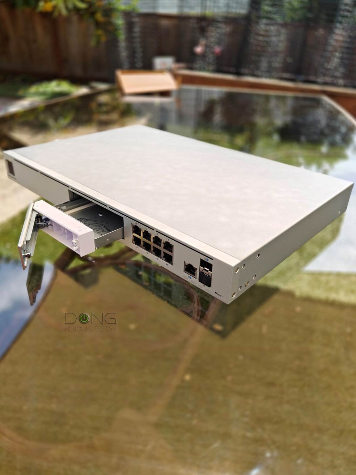 Ubiquiti UDM-SE Review: 100% a Fine UniFi Gateway | Dong Knows Tech